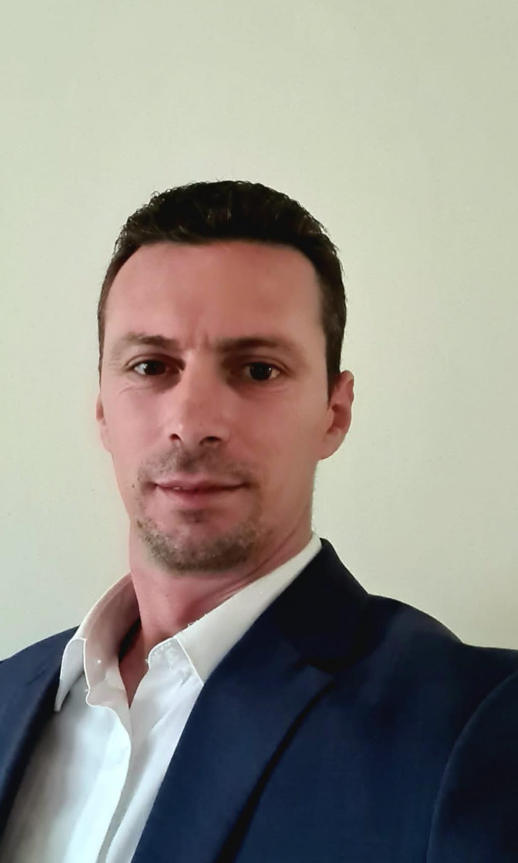 Robert Sava's Instagram, Twitter & Facebook on IDCrawl